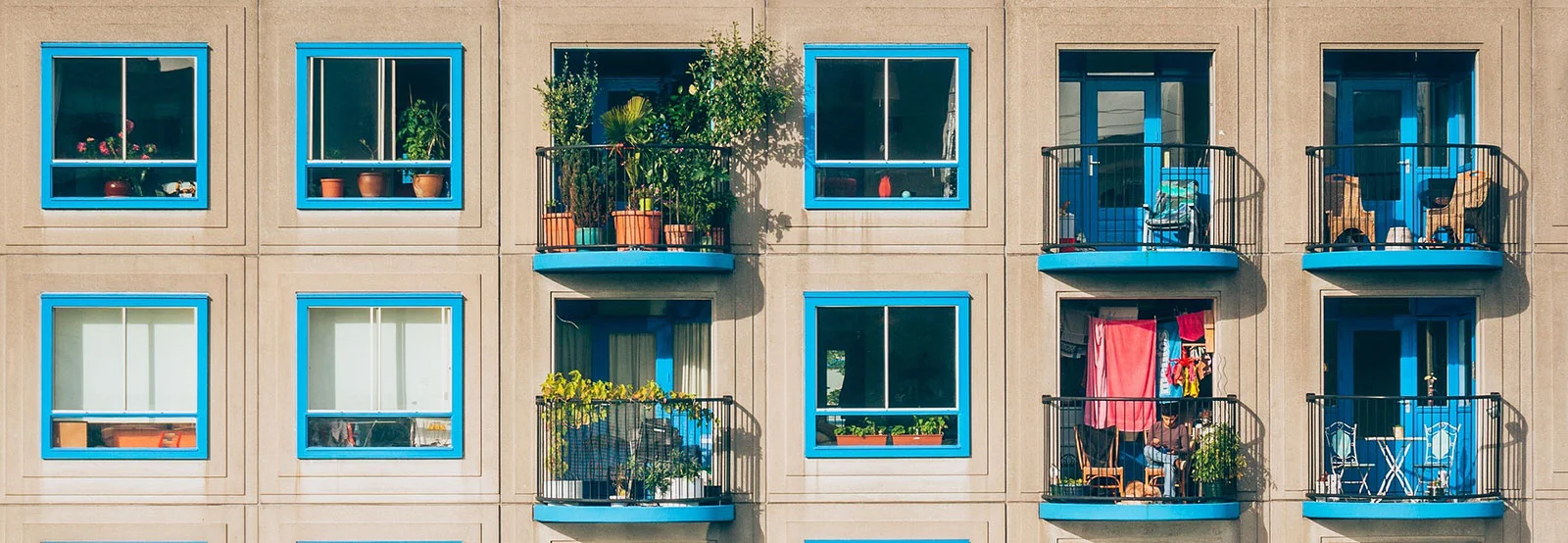 Advantages of Installing Bird Netting on a Balcony